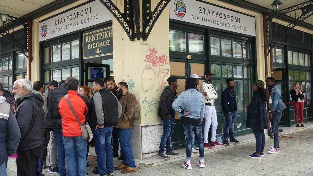270 μετανάστες διαμένουν στην Καρδίτσα - ΝΕΟΣ ΑΓΩΝ