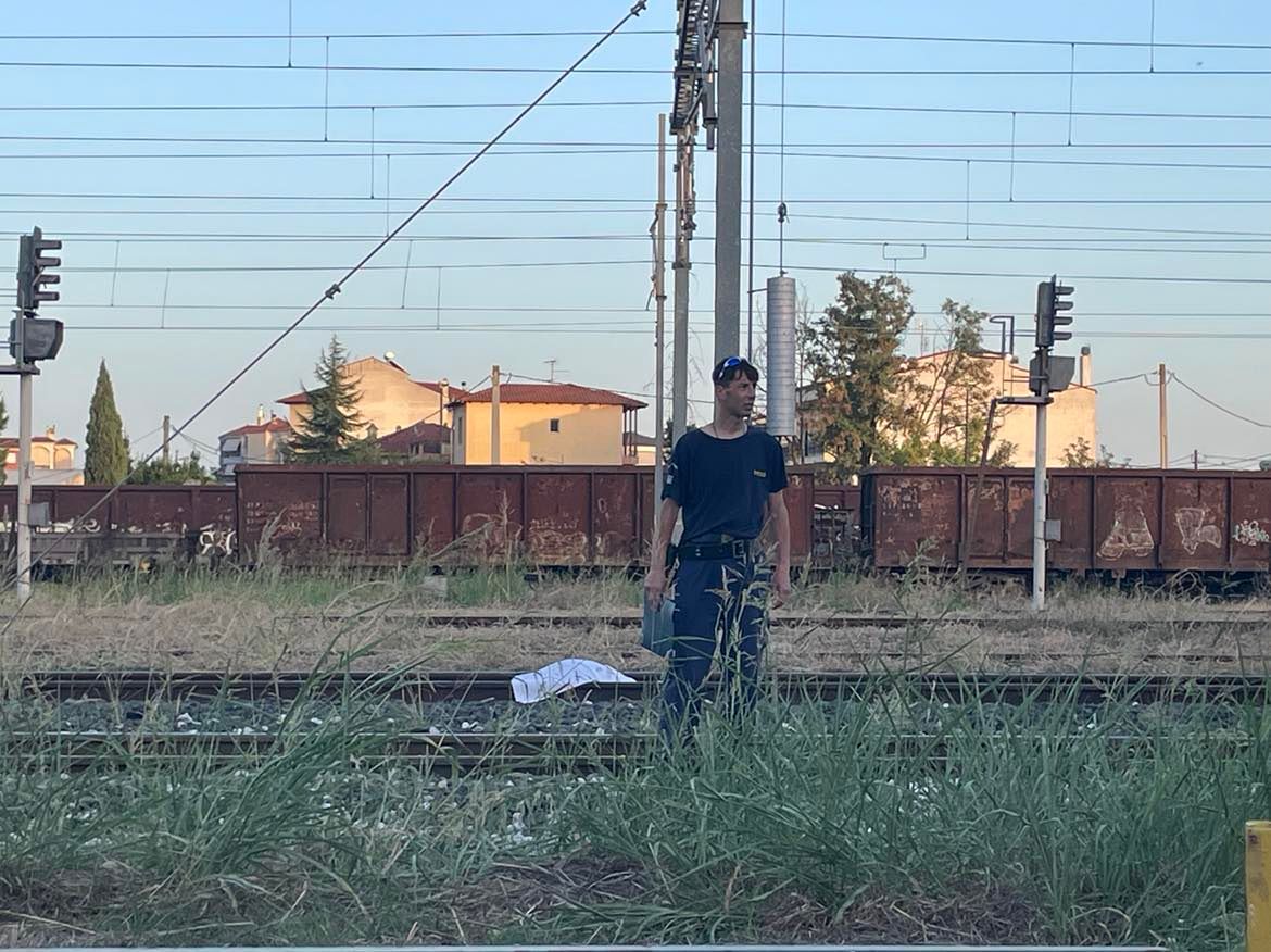 Αυτοκτονία ή δυστύχημα; Ο 21χρονος Λαρισαίος περπατούσε στις γραμμές ...