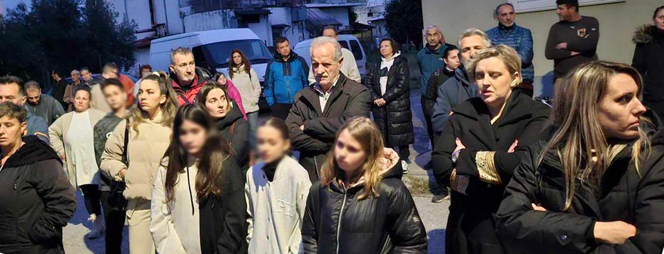 Συγκέντρωση διαμαρτυρίας κατοίκων των Καμινάδων για την κεραία 5G (Φωτο ...