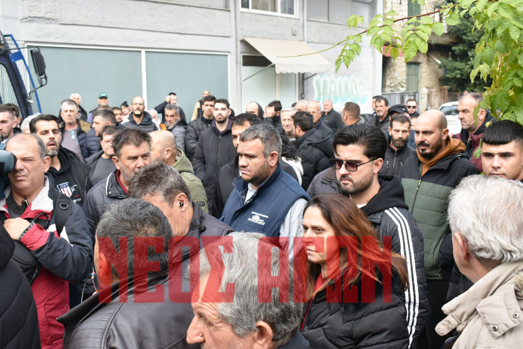 Καρδίτσα: Κινητοποίηση με τρακτέρ από τους αγροκτηνοτρόφους του μπλόκου ...