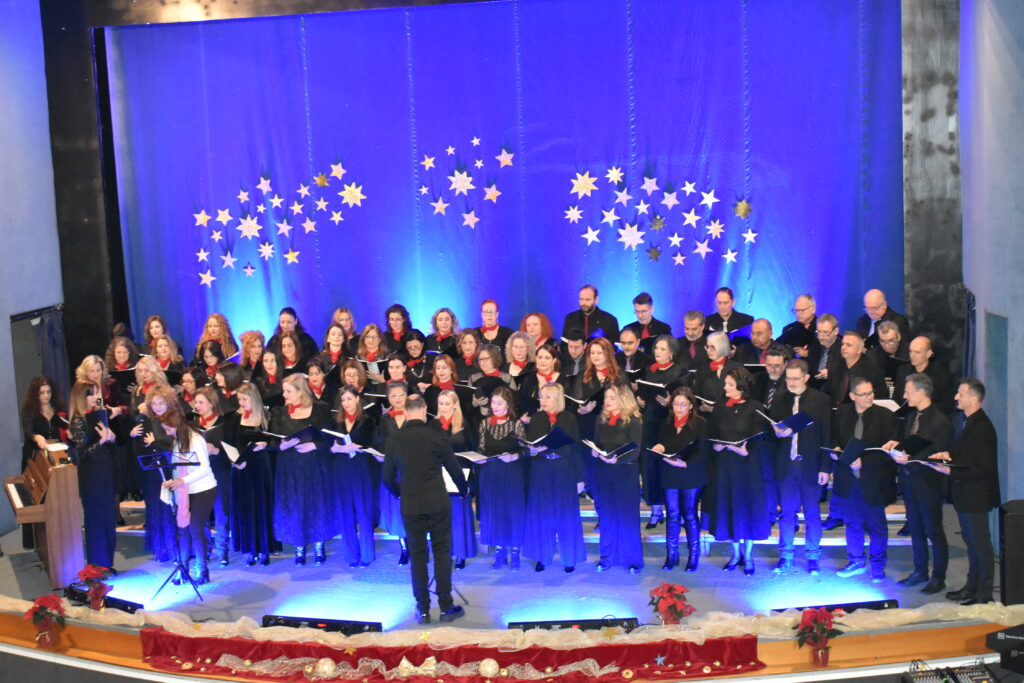 Μελωδικά Χριστούγεννα στην πόλη με τη χορωδία “Parenthesis” - ΝΕΟΣ ΑΓΩΝ